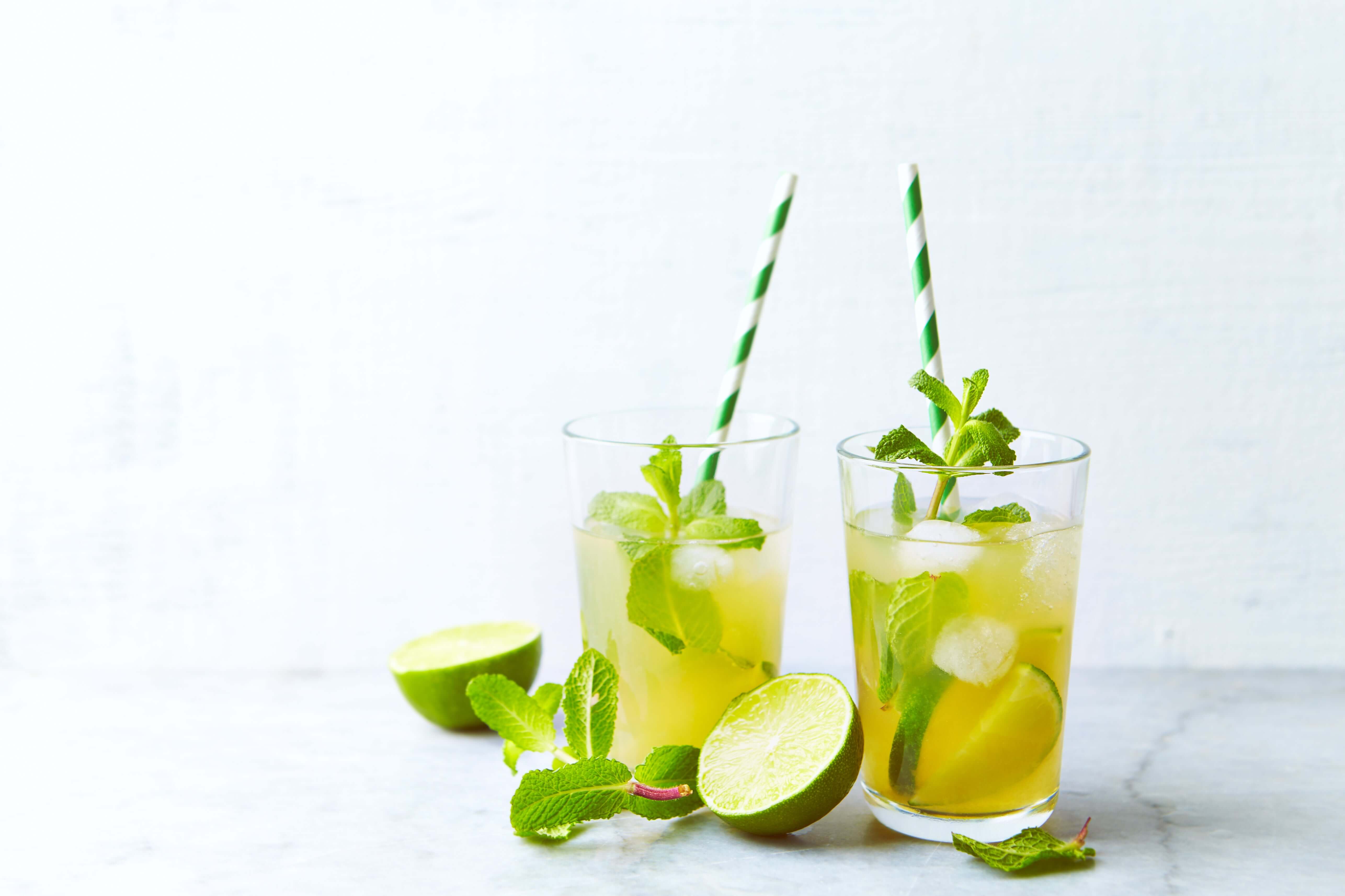 Pear & Ginger Green Tea Fizz: Summer In a Glass